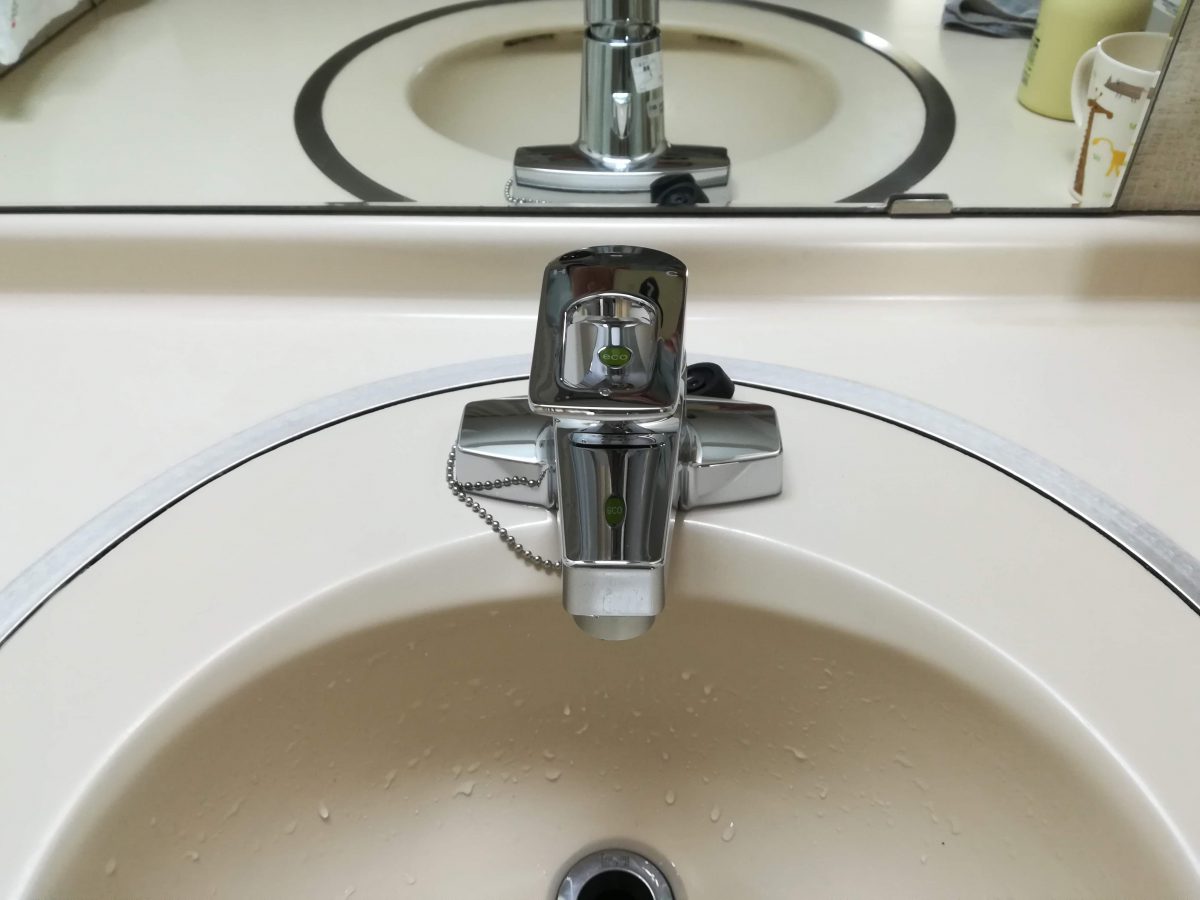 相模原市南区相模大野 築32年分譲マンション／洗面化粧台のシングルレバー水栓【KVK KM7014TEC】交換の施工例 | 相模原市南区のリフォーム専門店 小嶋ライフ