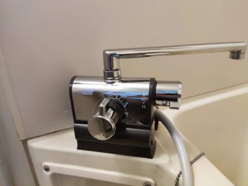 2ハンドルシャワーデッキ水栓をKVKのサーモスタット水栓「KF3008RR2」へ交換してきました | 相模原市南区のリフォーム専門店 小嶋ライフ