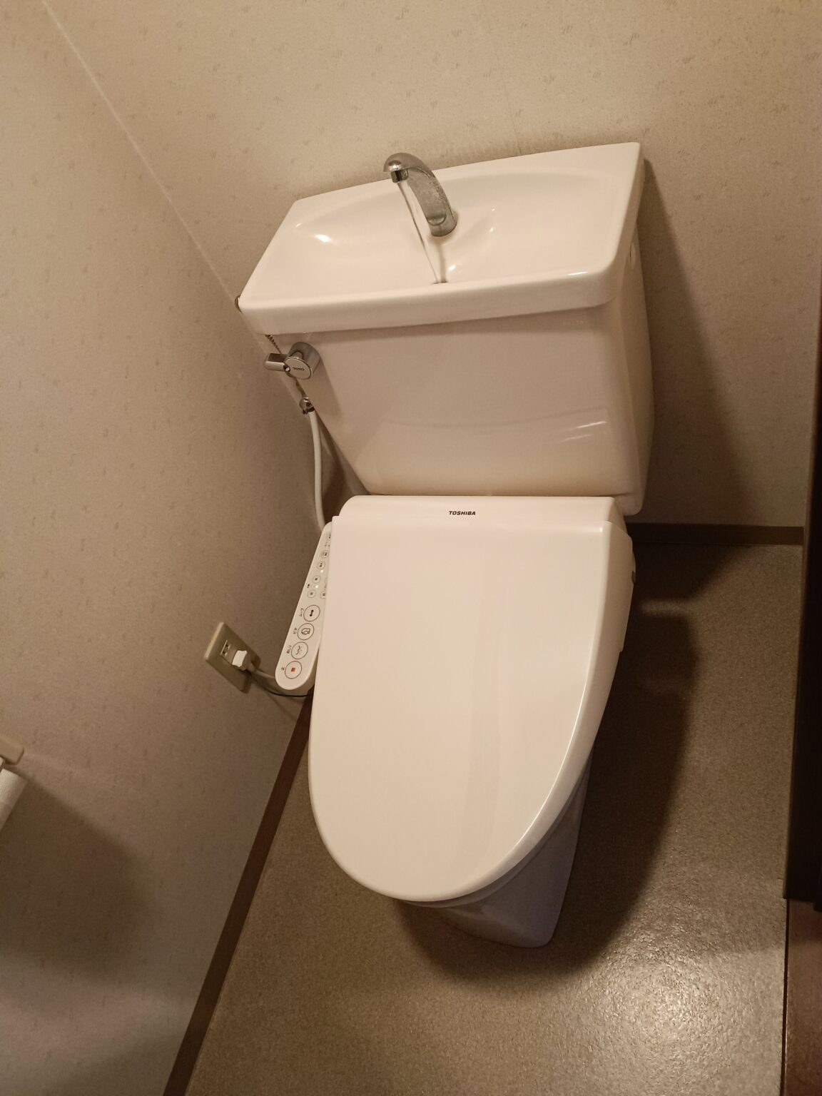 中央区上溝のお客さま宅でトイレ（TOTO C720R+S721B)をTOTOピュアレストQRに入れ替えてきました | 相模原市南区のリフォーム専門店 小嶋ライフ